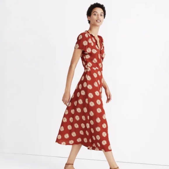Madewell | Dresses | Madewell Ruffleedge Wrap Midi Dress In Daisy ...